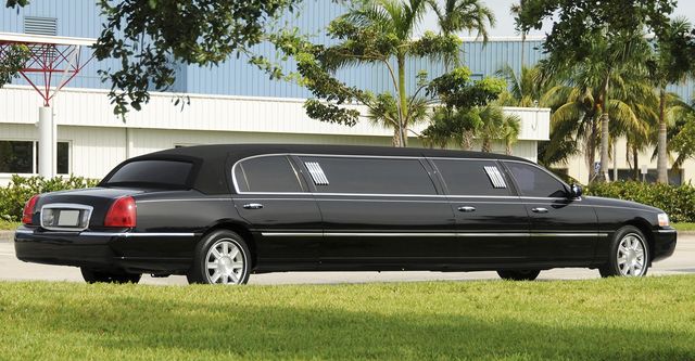 First Class Limousine Service From Kingston Airport