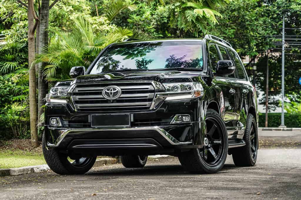 Couples Tower Isle SUV Transfers From Montego Bay Airport