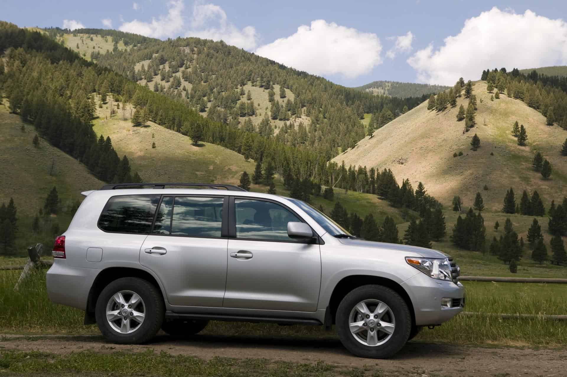 Couples Tower Isle SUV Transfers From Montego Bay Airport
